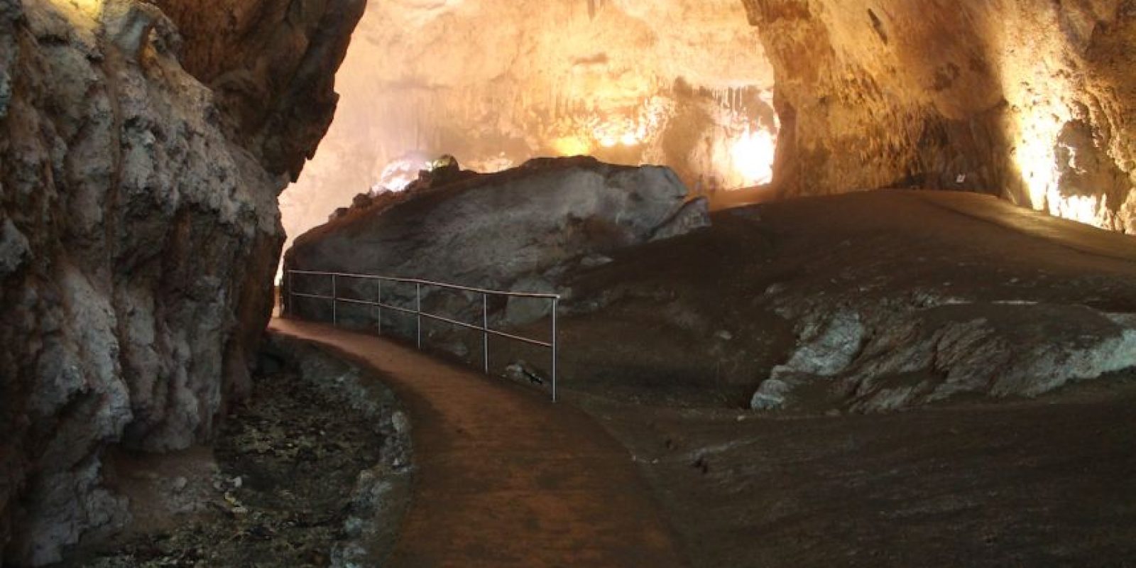 Las Cavernas de Camuy: una maravilla antigua y natural | Metro